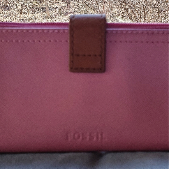 Fossil | Bags | Fossil Bifold Leather Wallet | Poshmark